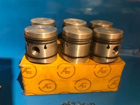 Ford Zephyr And Zodiac Mk3 Engine Pistons Plus 30 New Old Stock Hepolite