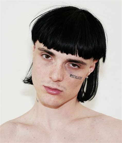 Aime Simone Dévoile Le Clip De Shining Light Just Music