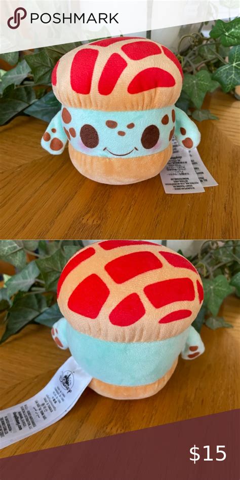 Disney Munchlings Finding Nemo Squirt Ice Cream Sandwich Concha Plush