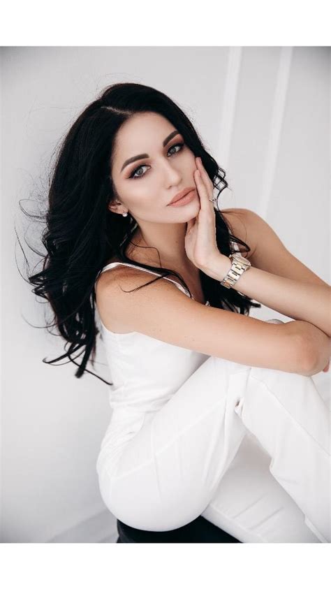 Julia Simon Female Model Profile Miami Florida Us 21 Photos