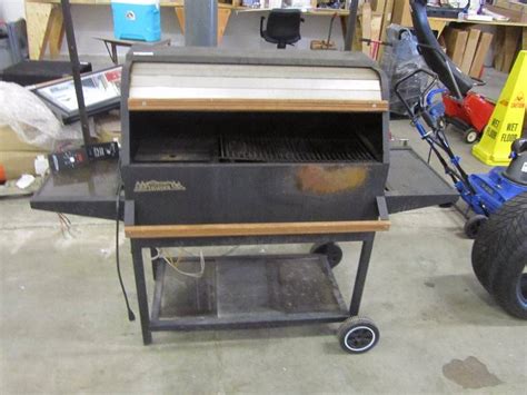 Usa Made Traeger Smoker Grill Htf Roll Top Model Warehouse