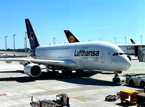Lufthansa A380 Zurückgeholt Lufthansa A380 Superjumbo Udzo