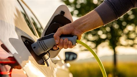 The Type Of Car Upper Class People Buy To Save Money