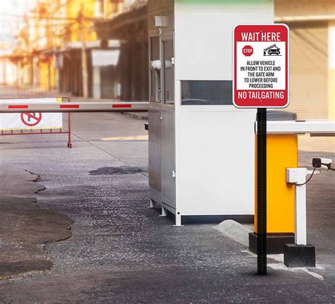 Gate Entrance Signs With Stop Arm