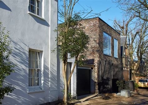 Sam Architects Uses Brick And Charred Wood For London House