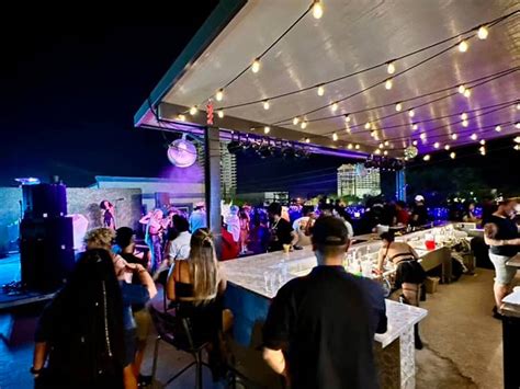 18 Best Rooftop Bars In Las Vegas