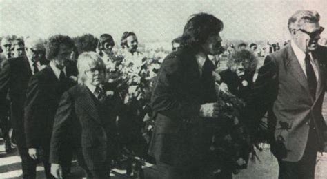 Tragic The Funeral Of Freddie Prinze With Singers Paul Williams And