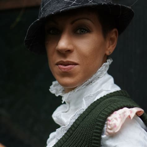 Vittoria, THE QUEEN/ AI 2022-23 – Atelier Moki