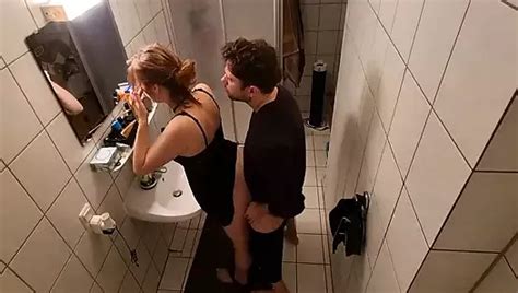 Badezimmerfick Mit Meiner 18 Jährigen Stiefschwester Riesiger Cumshot
