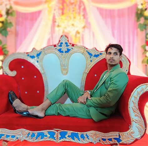 Singer Niraj Raja Ara