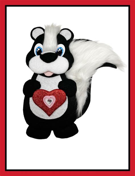 Valentine Skunk Pattern No Sew Digital Download — Derekas Designs