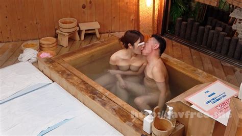 Dvdms 937 一般男女モニタリングav 家族旅行中の即席w不倫企画 巨乳妻が初対面のデカチン男性とタオル一枚で相席混浴！過激