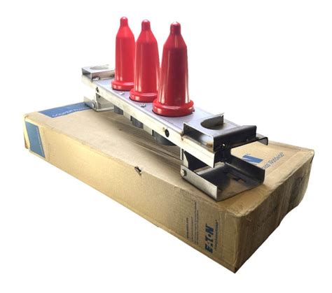 Eaton Dj625a3b 600a 15kv 3 Way Deadbreak Junction Wbracket Nib