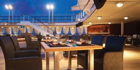 7 Cruise Ship Outdoor Dining Areas