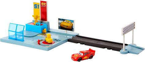 Disney Pixar Cars Coffret Sur La Route Centre Rust Eze Dinoco Avec