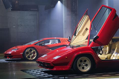 The Lamborghini Countach Lpi 800 4 Delivery In Japan Lambocars