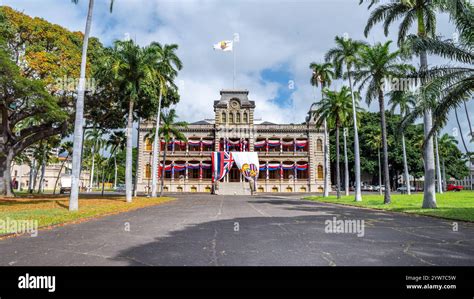 Iolani Palace In Honolulu Hawaii The Iolani Palace Is The Only Royal