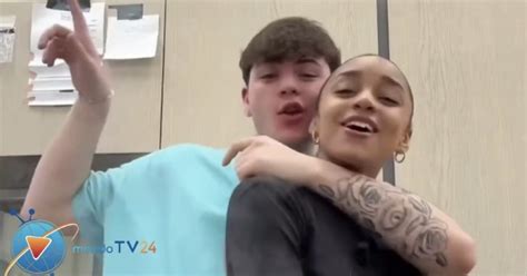 Amici Scambio Di Parole Dolci Tra Petit E Marisol