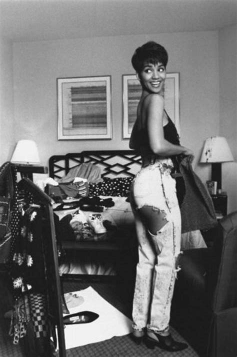 Halle Berry Photographed By Mario Ruíz 1992 Halle Berry Halle Berries