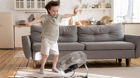 The Best Way To Cool Down A Room With Fans Lifehacker