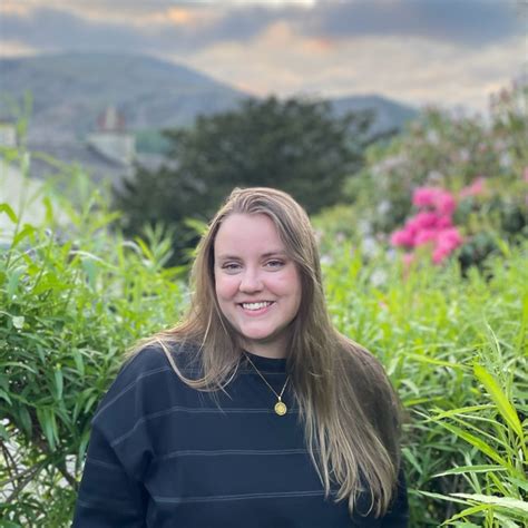 Anna Dowling Retail Associate Converse Linkedin