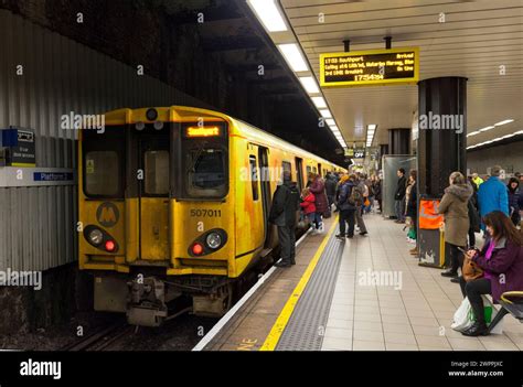 Merseyrail Class 507 Electric Train 507011 At Liverpool Central