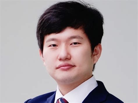 Breakthrough In Wearable Display Technology Dgist Unist Team Enhances