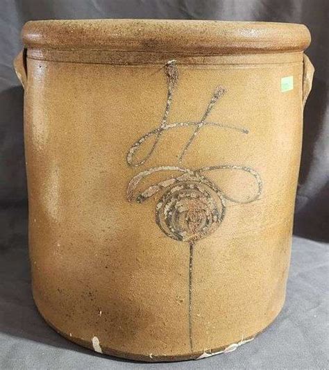 Salt Glazed Bee Sting 4 Crock Some Chips 11×115″ Metzger Property