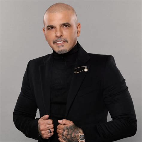 אייל גולן משיק אלבום חדש בשיתוף יוצרים מפתיעים מעריב