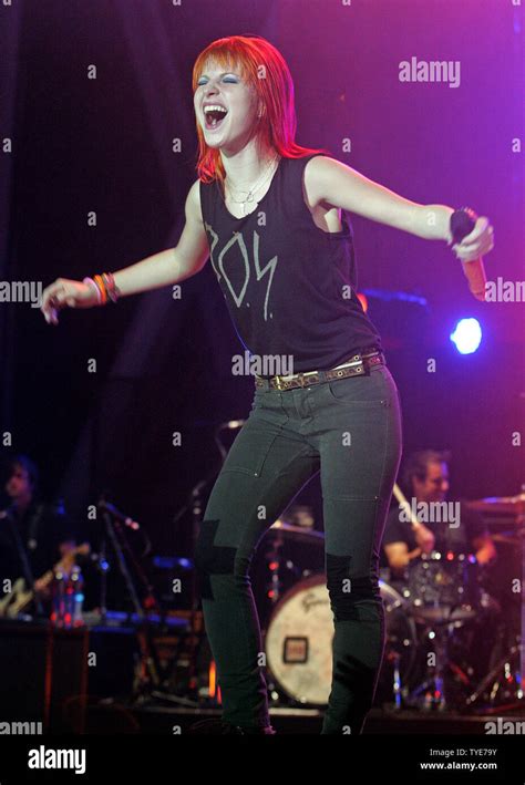 Hayley Williams Performs With Paramore In Concert On The 2010 Honda