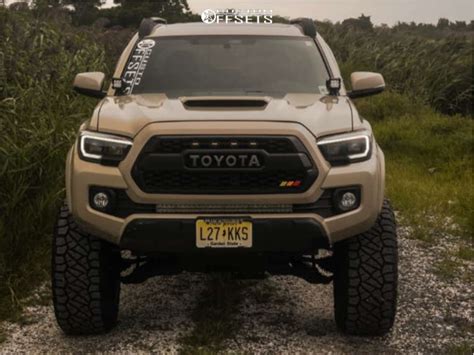 2017 Toyota Tacoma With 20x12 44 V Rock V Rock Vr15 Strike And 35 12 5r20 Nitto Ridge Grappler