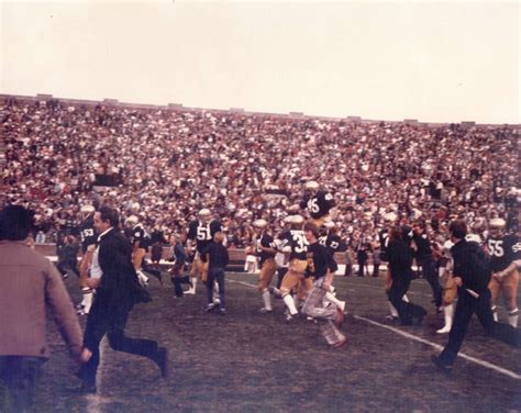 Rudy Ruettiger The Story Of The Notre Dame Football Legend