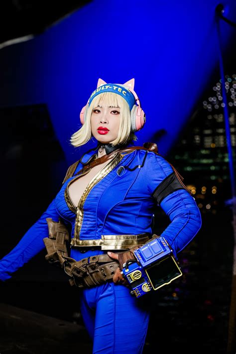 Vault Dweller Survivor Girl Fallout R Cosplayers
