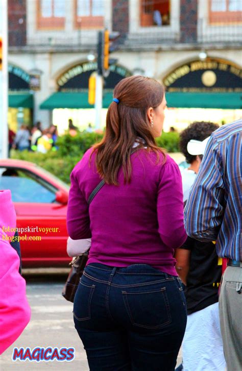 Señoras Nalgonas En Jeans Mujeres Bellas En La Calle