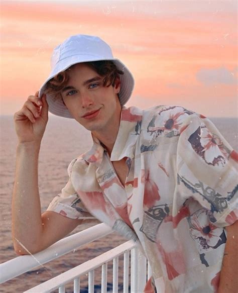 Thomas Rossier Beautiful Guys