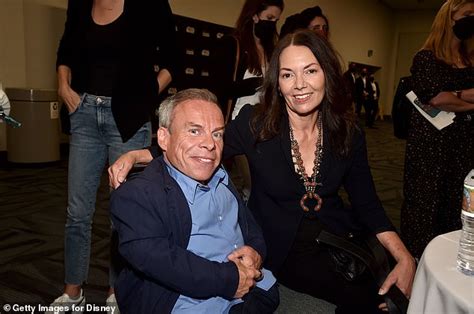 Val Kilmers Ex Wife Joanna Whalley Makes A Rare Appearance At Star