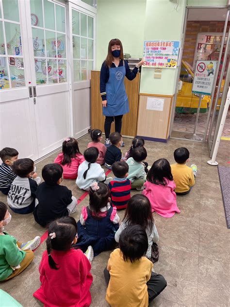何嘉仁基隆幼兒園 今日活動 🚌娃娃車安全品格教育🚌 為培養孩子們的安全意識和品格修養 提高他們的安全行為