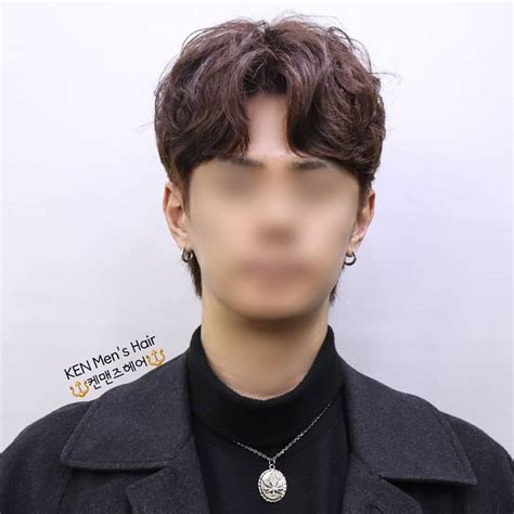 Instagram의 ★켄맨즈헤어★2019 남자 머리스타일 펌 전문님 🔱 켄맨즈헤어 Ken Mens Hair 🔱 🎆 울프컷 애즈펌 애쉬브라운 염색 가운데