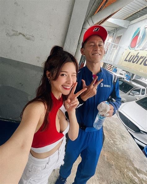 鍾嘉欣談伍允龍李蔓瑩｜鍾嘉欣首度講舊愛新戀情 5字回應伍允龍與李蔓瑩年齡相差13年