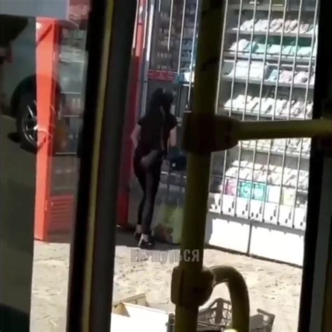 Real Voyeur Pee Desperation Extremely Desperate Em Inglês