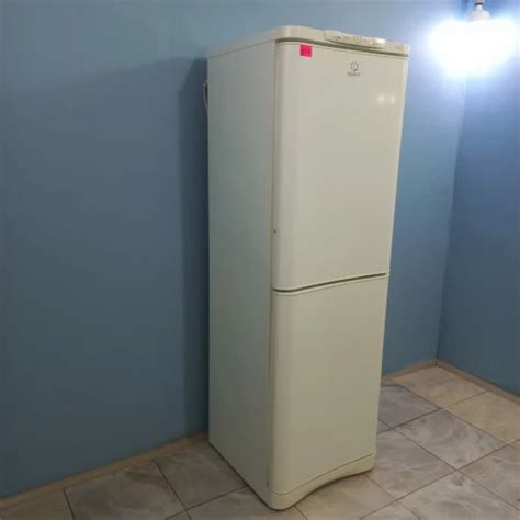 Indesit C236NFG. 016 - Холодильники с нижней морозильной камерой