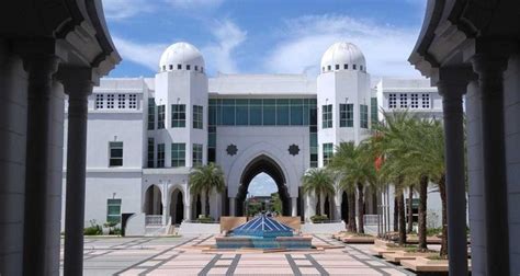 Malaysia Offers Scholarship For Language Course And Executive Training