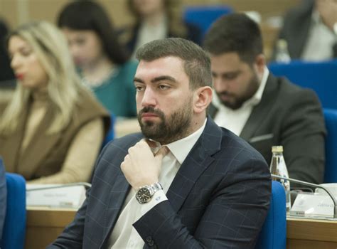 ДАН Klikovac Policija Sumnja Da Je Zaposleni Iz Puteva Službenim