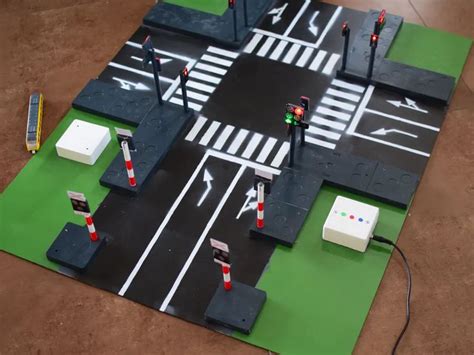 Intersection With Traffic Lights Arduino Project