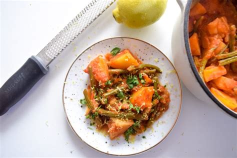 Fasolakia With Potatoes Greek Green Bean Stew Ggmix