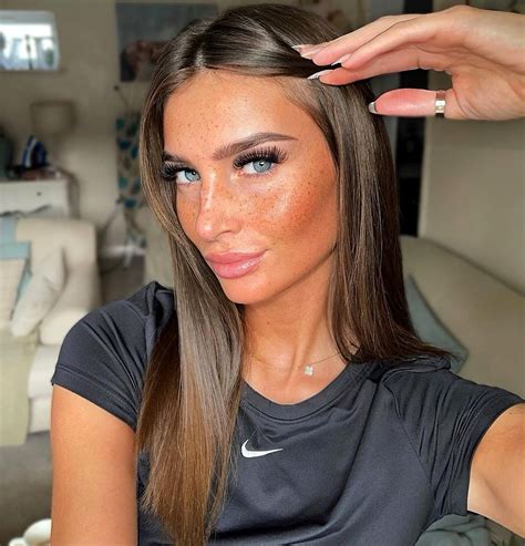 Maddy Cheary Bio Age Height Wiki Models Biography