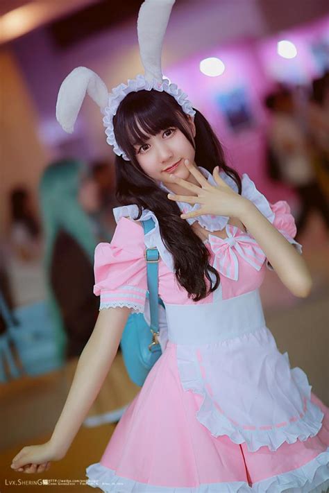 動漫展上的萌萌兔女郎，表情可愛 每日頭條