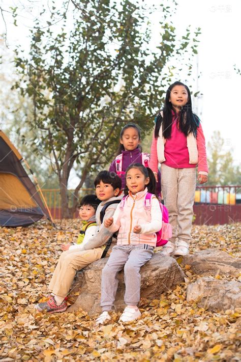 爱好高清图片 可爱的男孩女孩在户外玩耍 人像图片免费下载格式1024像素编号66162151 千图网