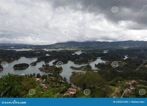 Vista Da Paisagem Circundante A Partir Do Pinto De Guatape Colombia