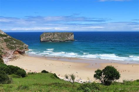 Playa De Andrín España Guía De La Playa Información Fotos Beachatlas